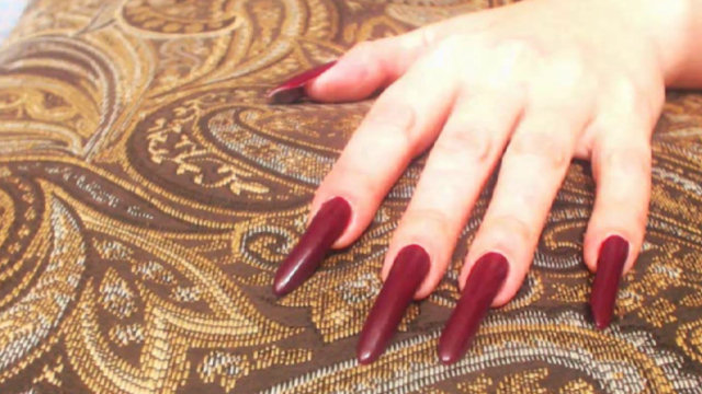 LongNailsQueen video 4 - Nailslong.com