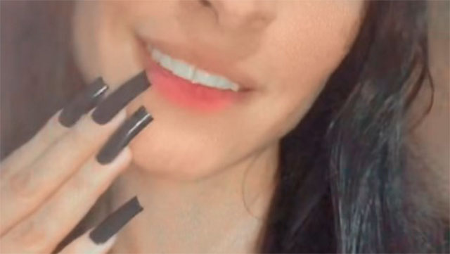 Steffane video 1 - Nailslong.com